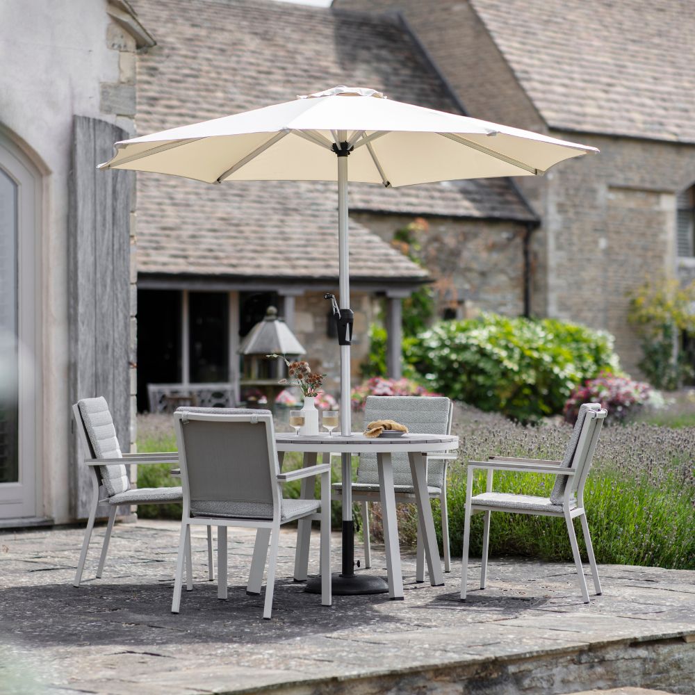 Bramblecrest Zurich 4 Seat Round Dining Set | Newbank Garden Centre